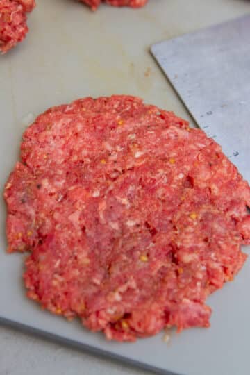 GRIDDLE SMASH BURGER - Julies Apron
